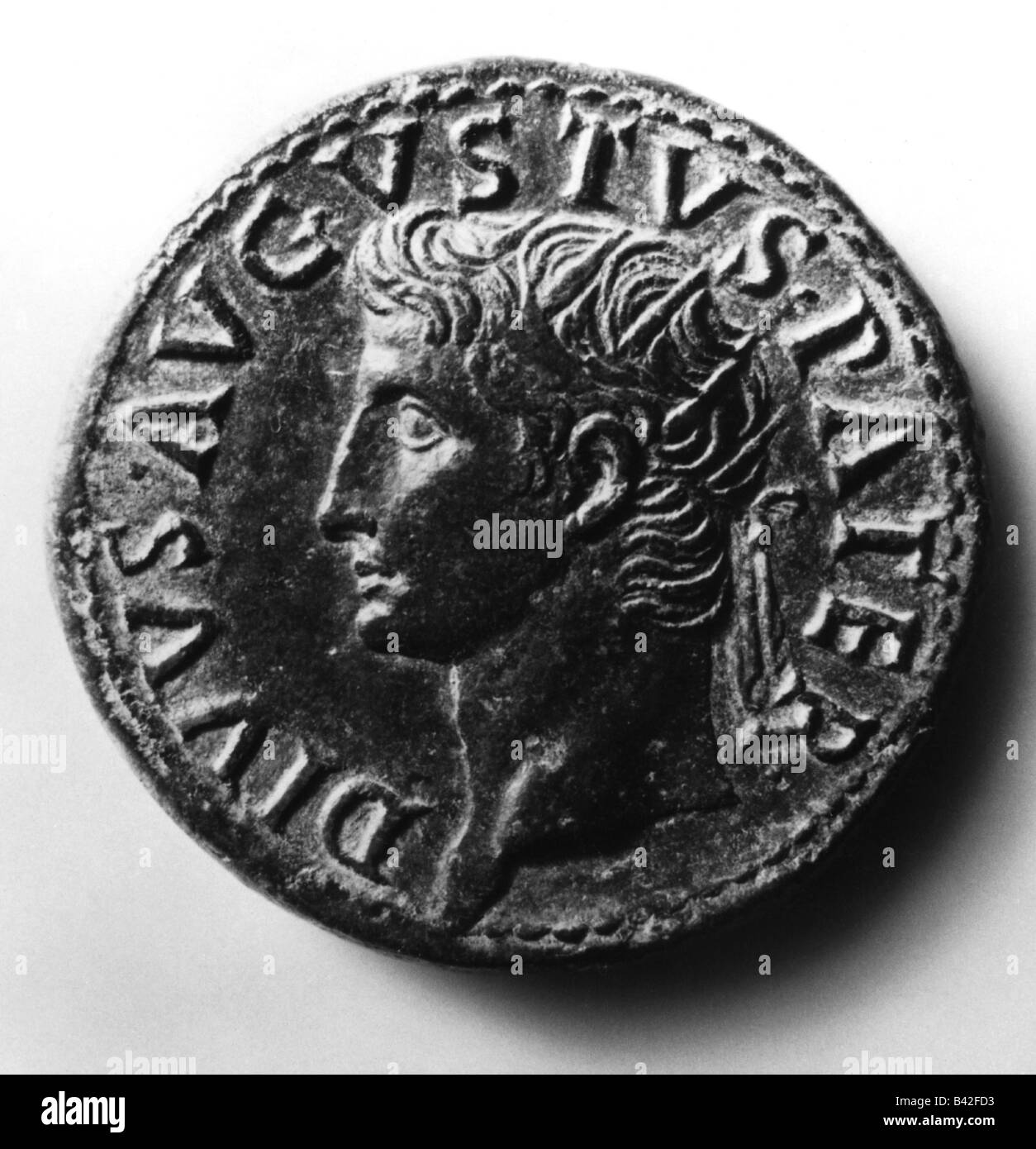 Emperor augustus coin hi-res stock photography and images - Alamy
