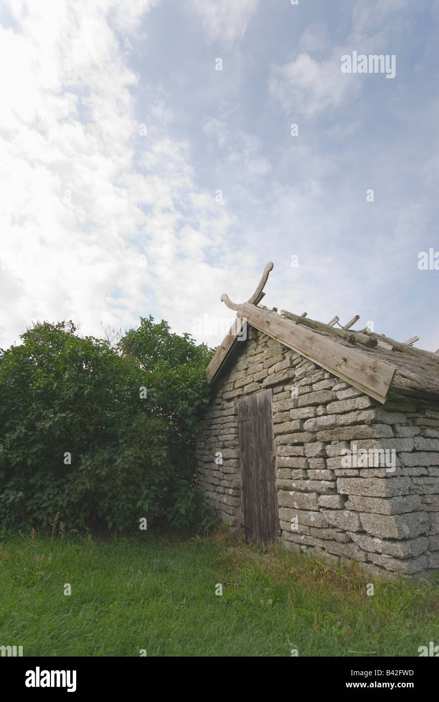 Stone barn on the countryside Stock Photo - Alamy