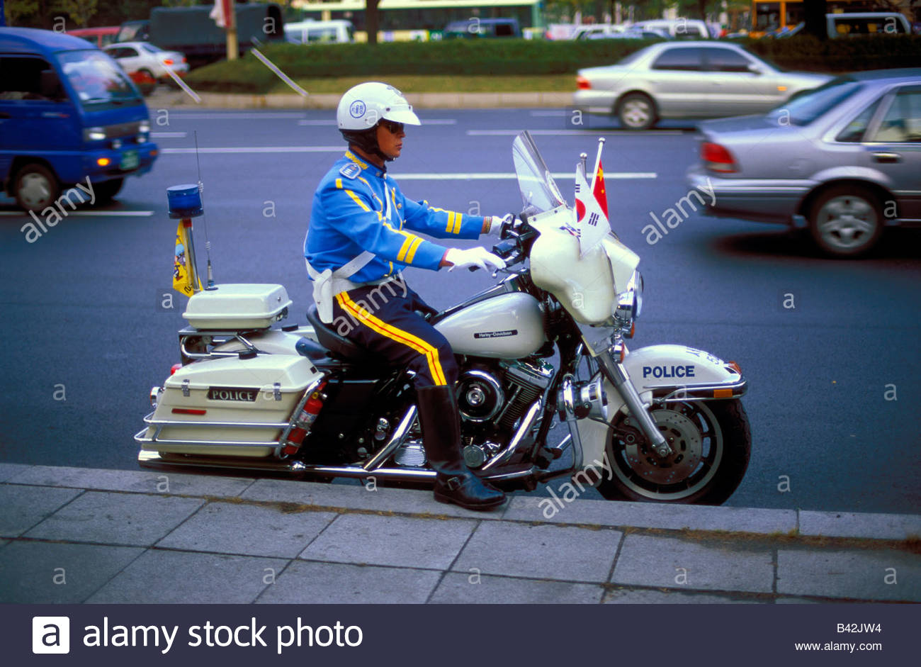 Motorcycle Policeman Harley Davidson Bike Stock Photos & Motorcycle ...