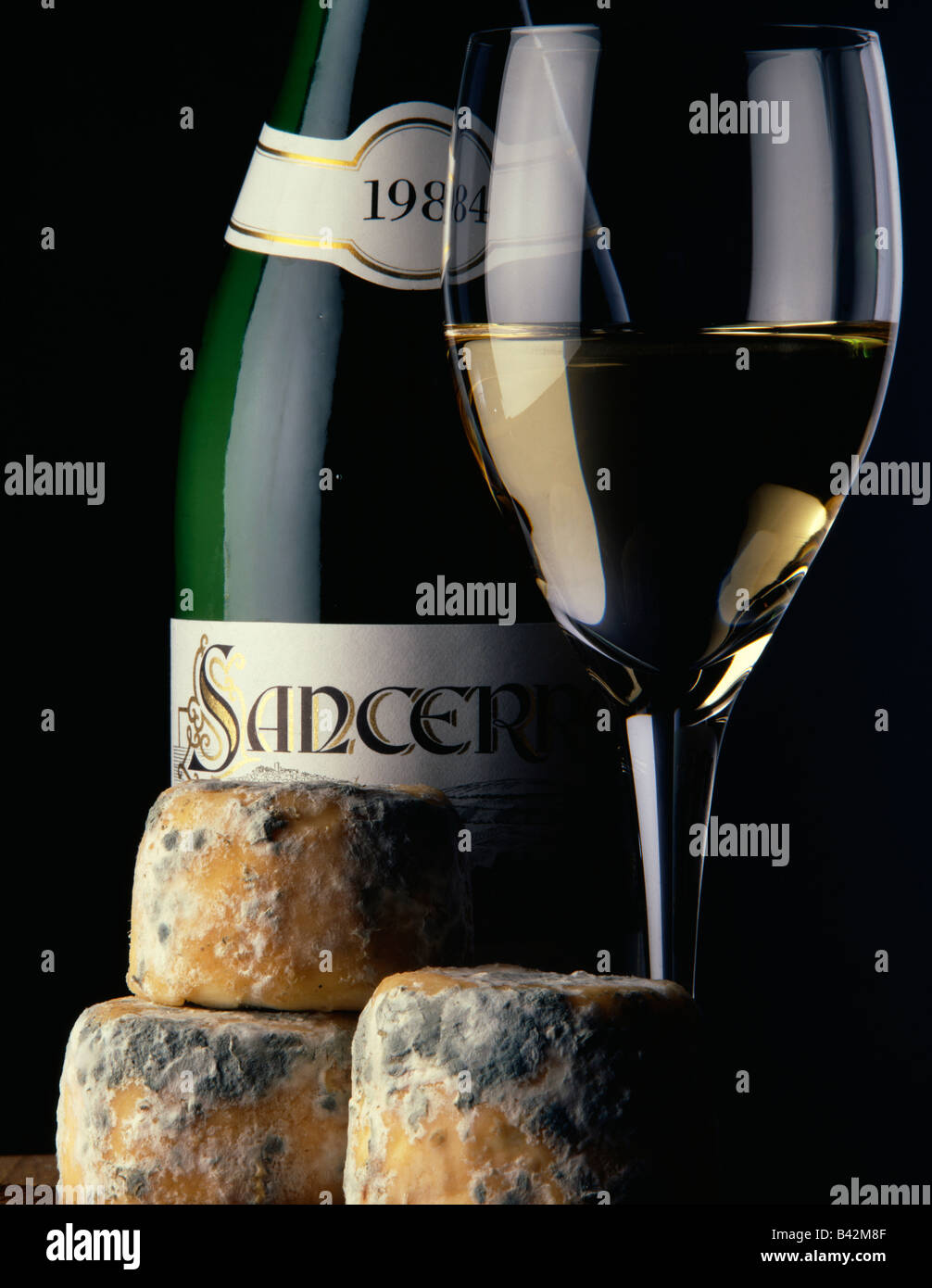 Sancerre cheese hi-res stock photography and images - Alamy