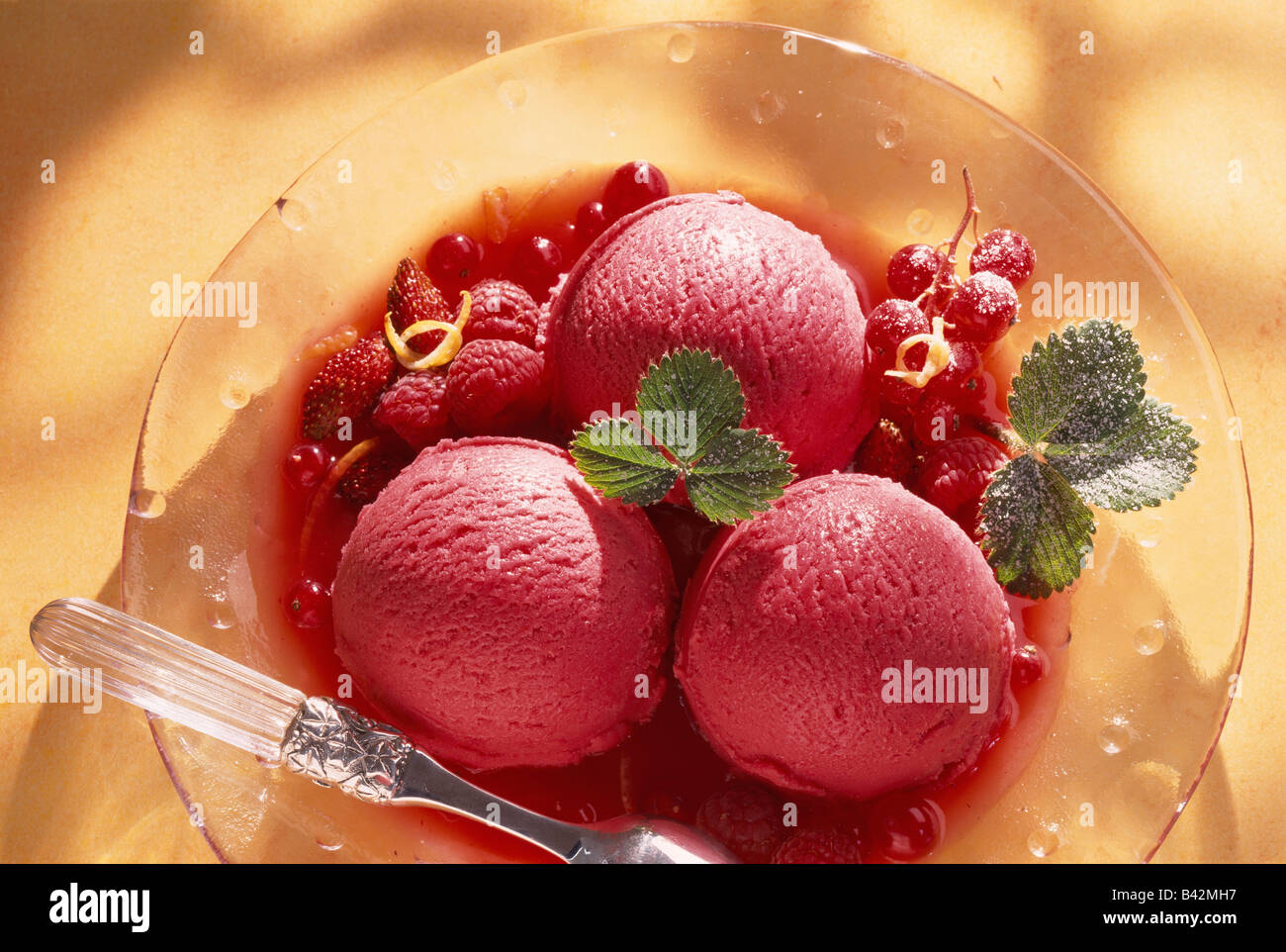 plate of ice cream Stock Photo - Alamy