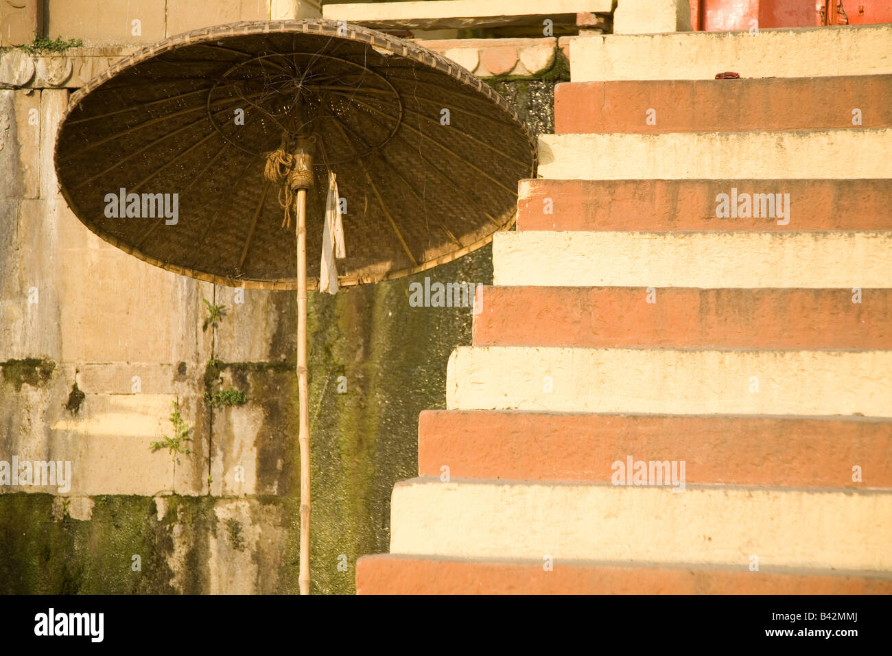 Varanasi benares ghats steps hi-res stock photography and images - Alamy