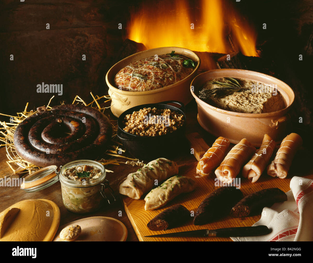 Terrine,paté and saucisson Stock Photo - Alamy