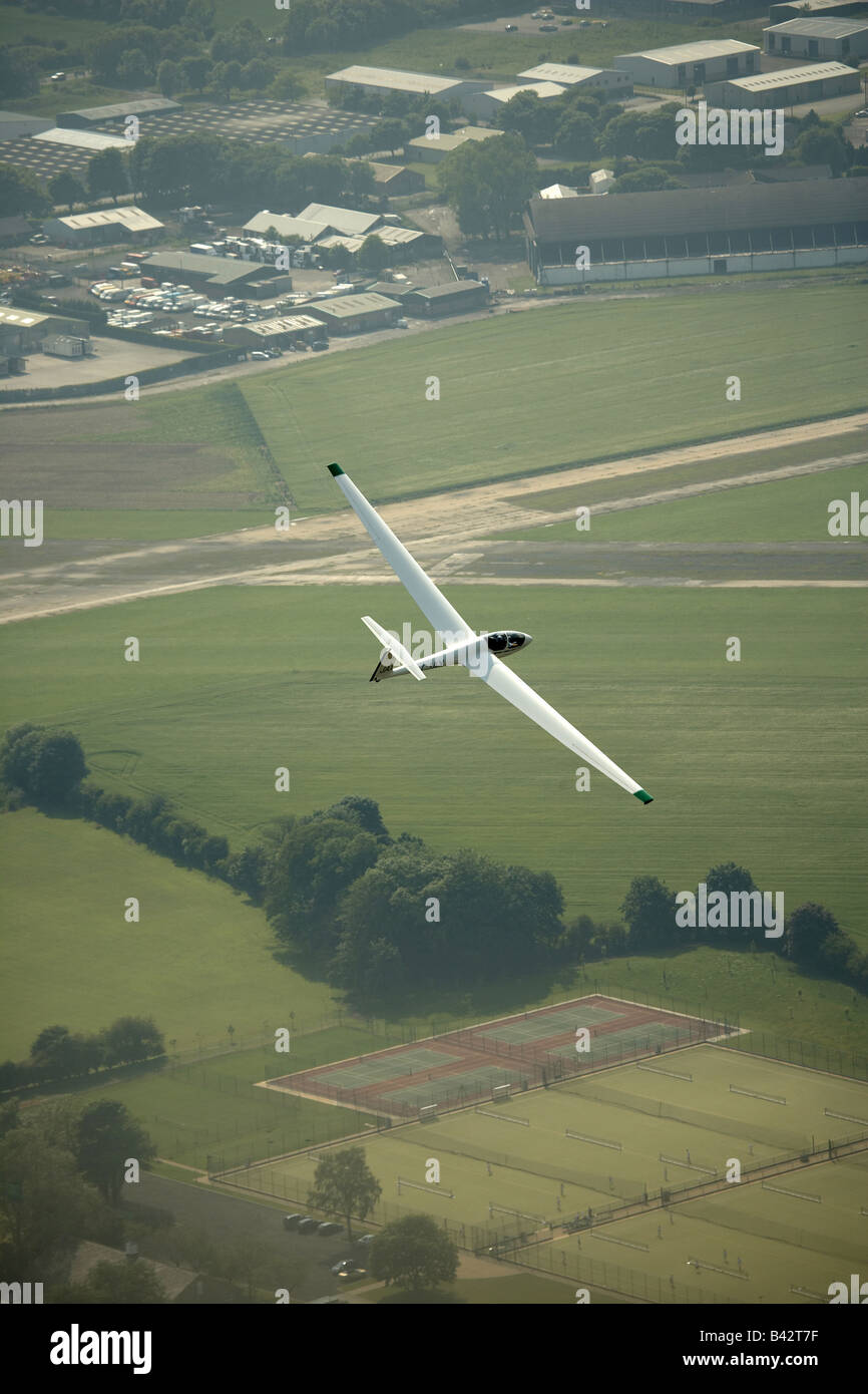Gliding flying over agricultural farm land near Pocklington East ...