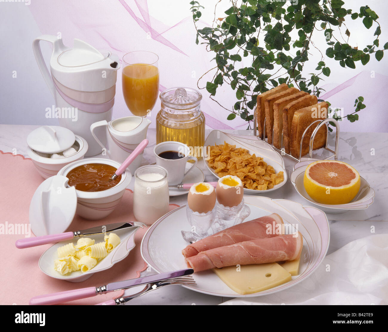 Toasted cereal yoghurt fruit hi-res stock photography and images - Alamy