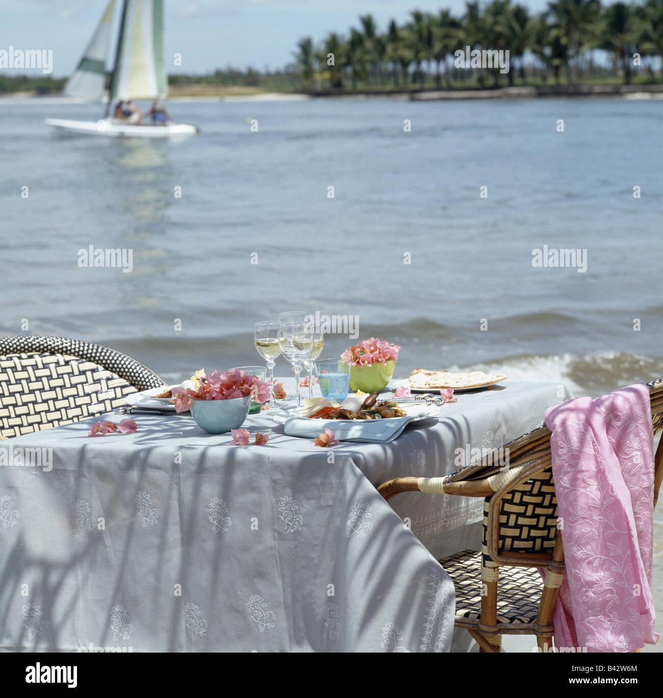 Table setting at Mauritian island Stock Photo - Alamy