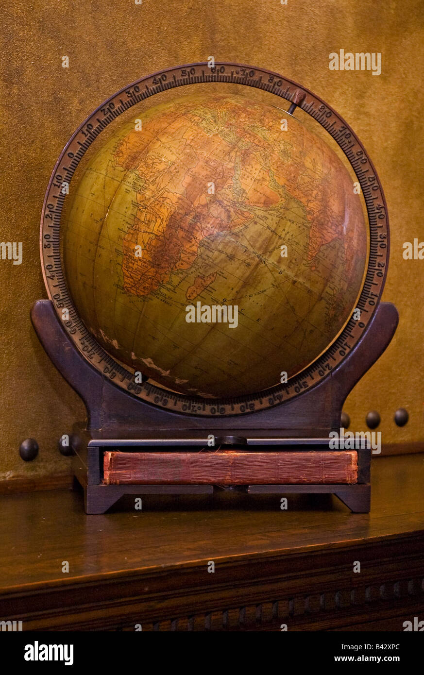 Replica globe hi-res stock photography and images - Alamy
