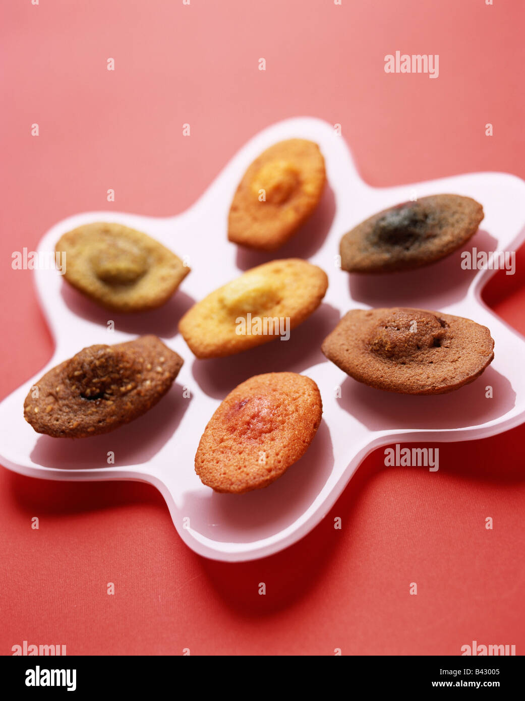 Red madeleines hi-res stock photography and images - Alamy