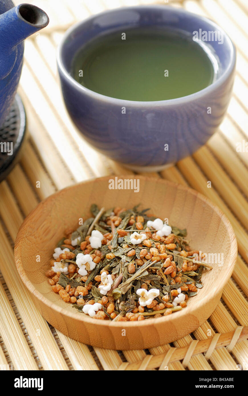 Genmaicha japanese green tea Stock Photo - Alamy