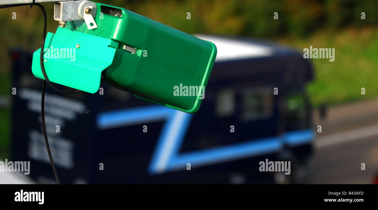 Bridge over a dual carriageway hi-res stock photography and images - Alamy