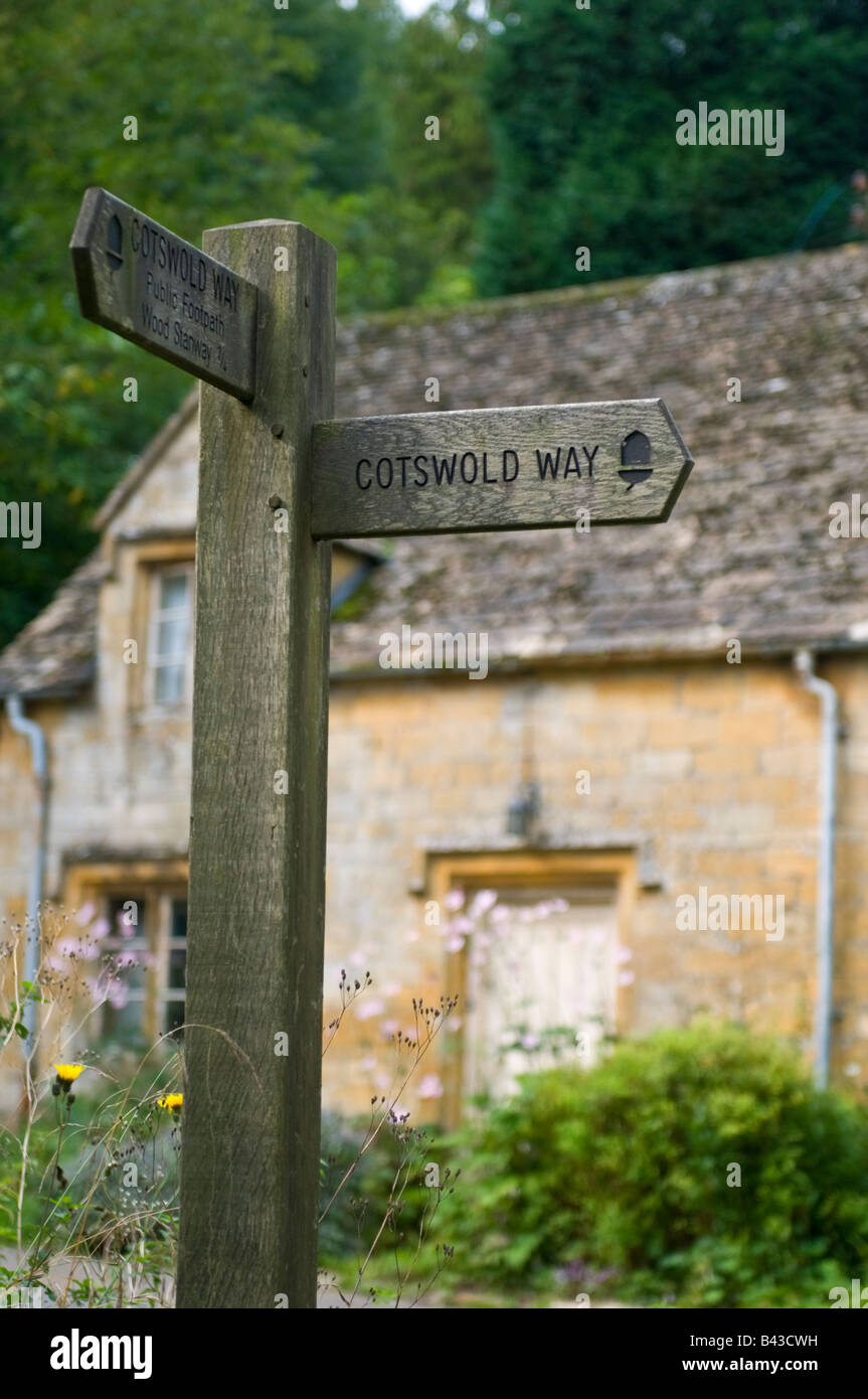 Cotswolds way sign hi-res stock photography and images - Alamy