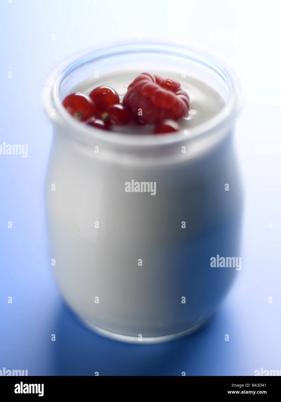 Yoghurt pot hi-res stock photography and images - Alamy