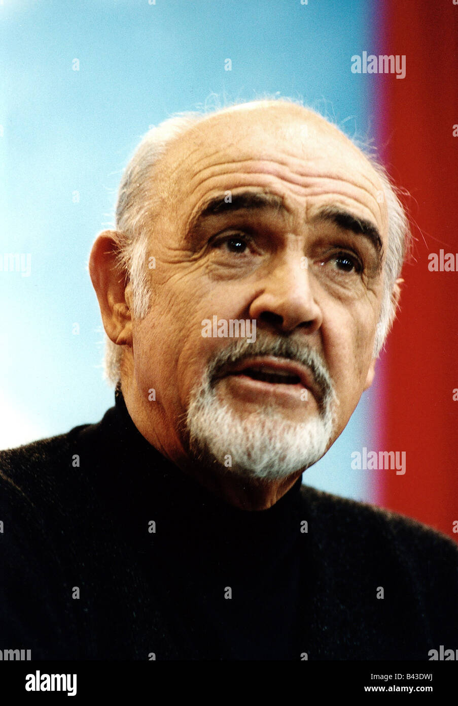 Connery, Sean James, * 25.8.1930, British actor, portrait, 2001 Stock ...