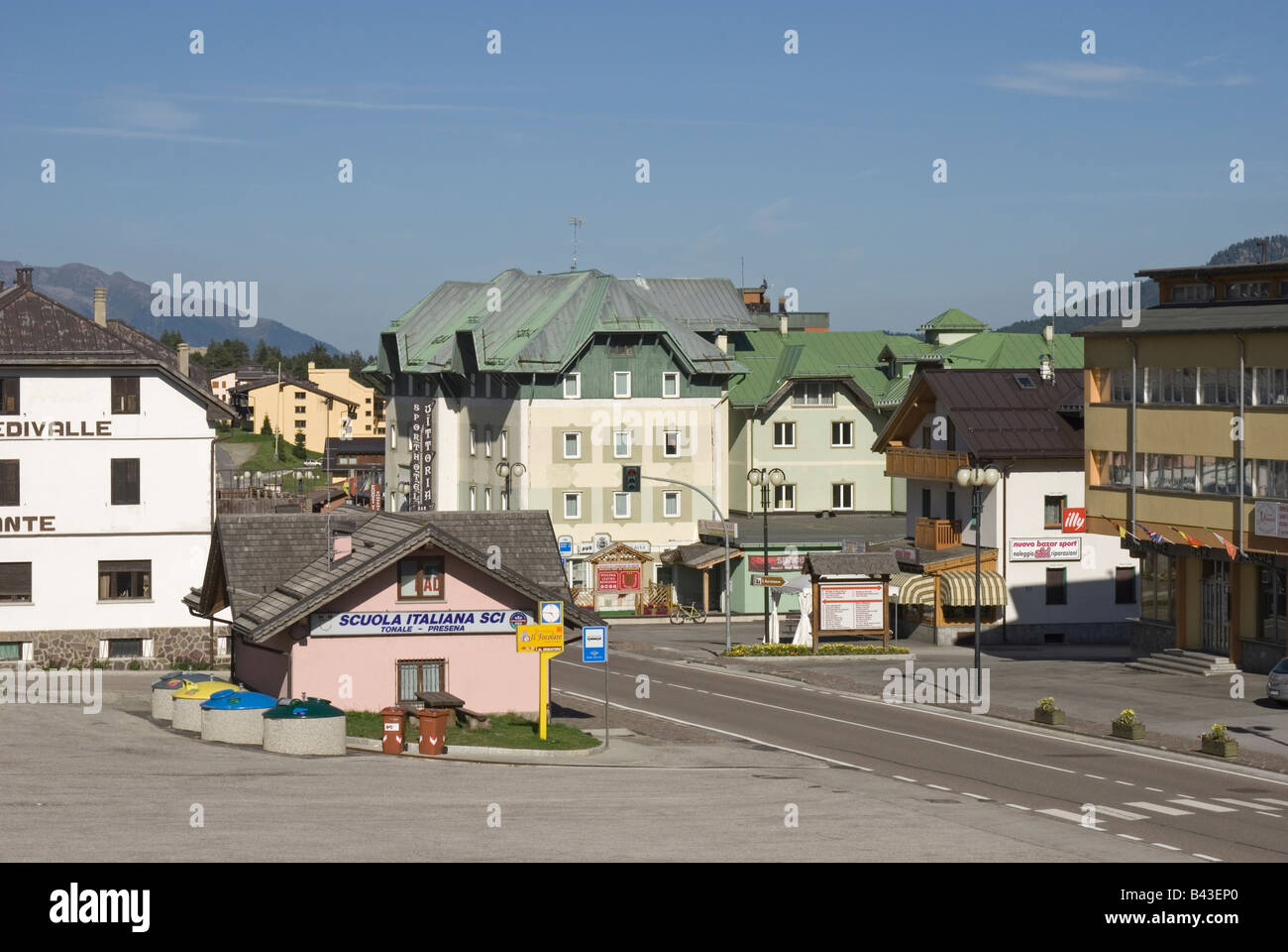 Passo tonale italy hi-res stock photography and images - Alamy