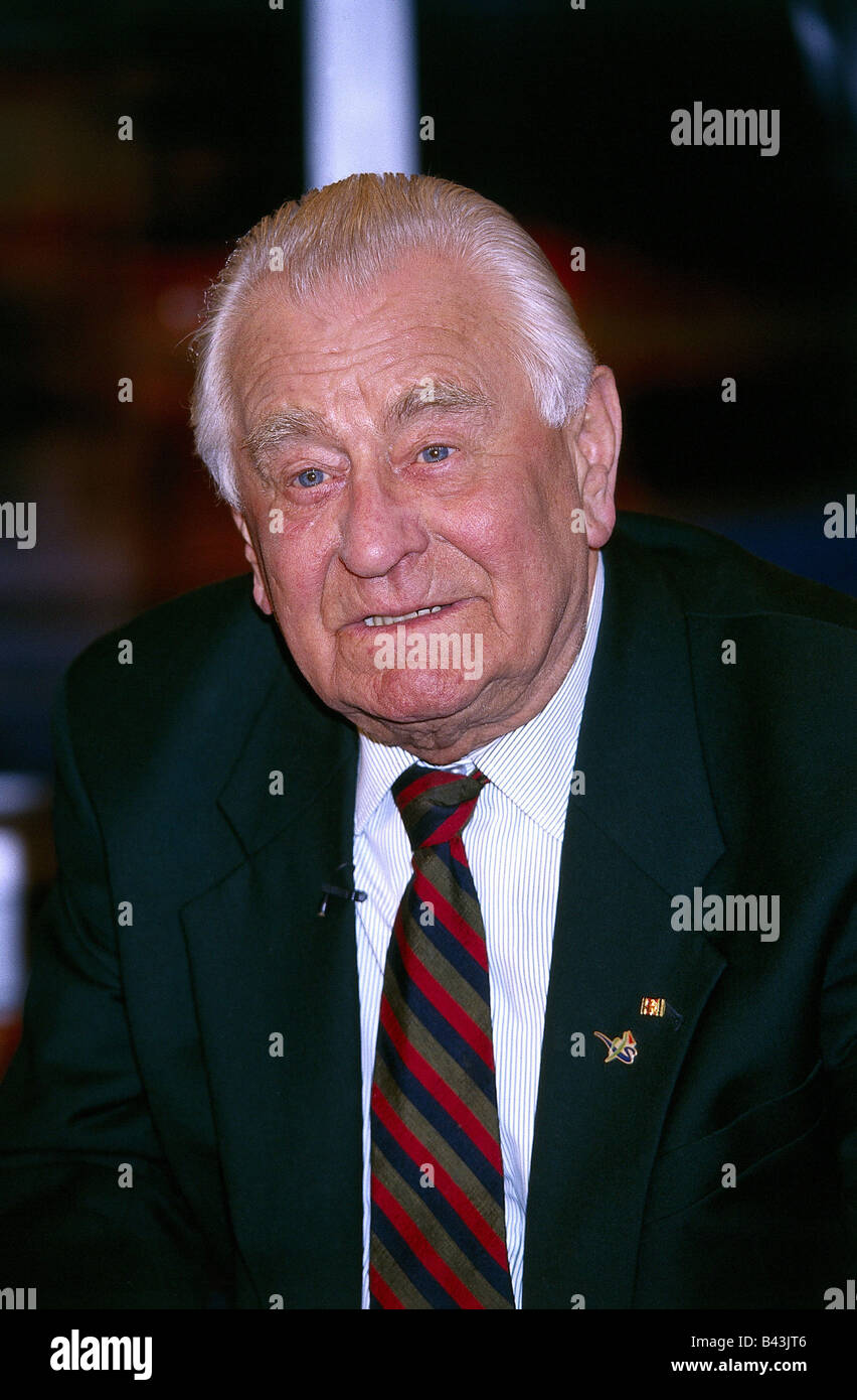 1917 2002 hi-res stock photography and images - Alamy
