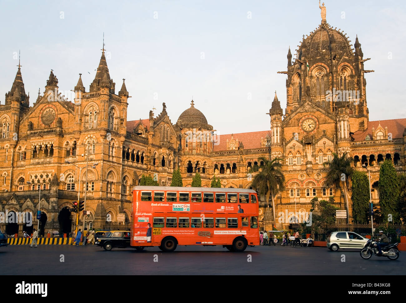 Mumbai iconic buildings hi-res stock photography and images - Alamy