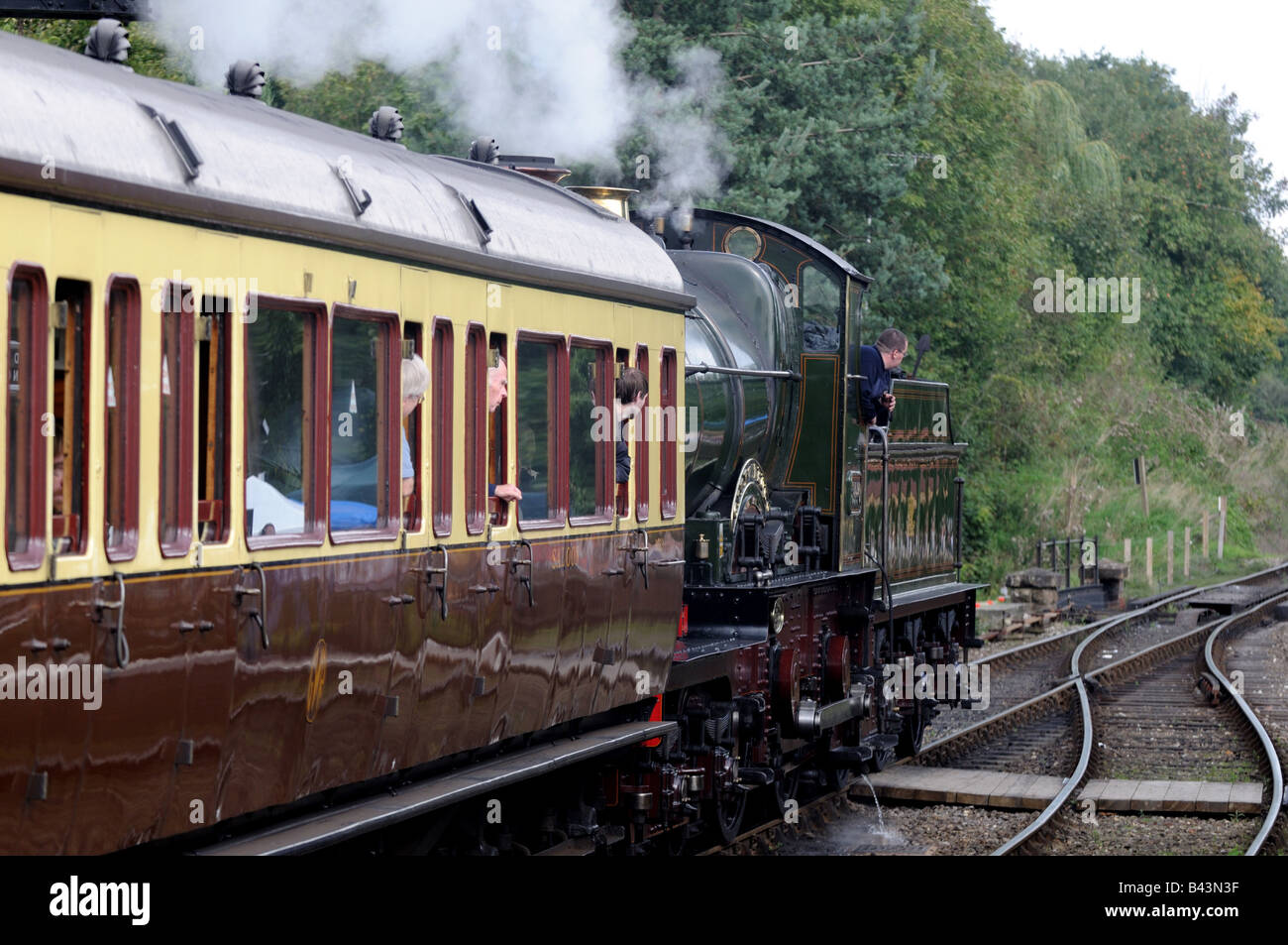 Steam engine pulling out of Hampton Loade station on the Severn Valley ...
