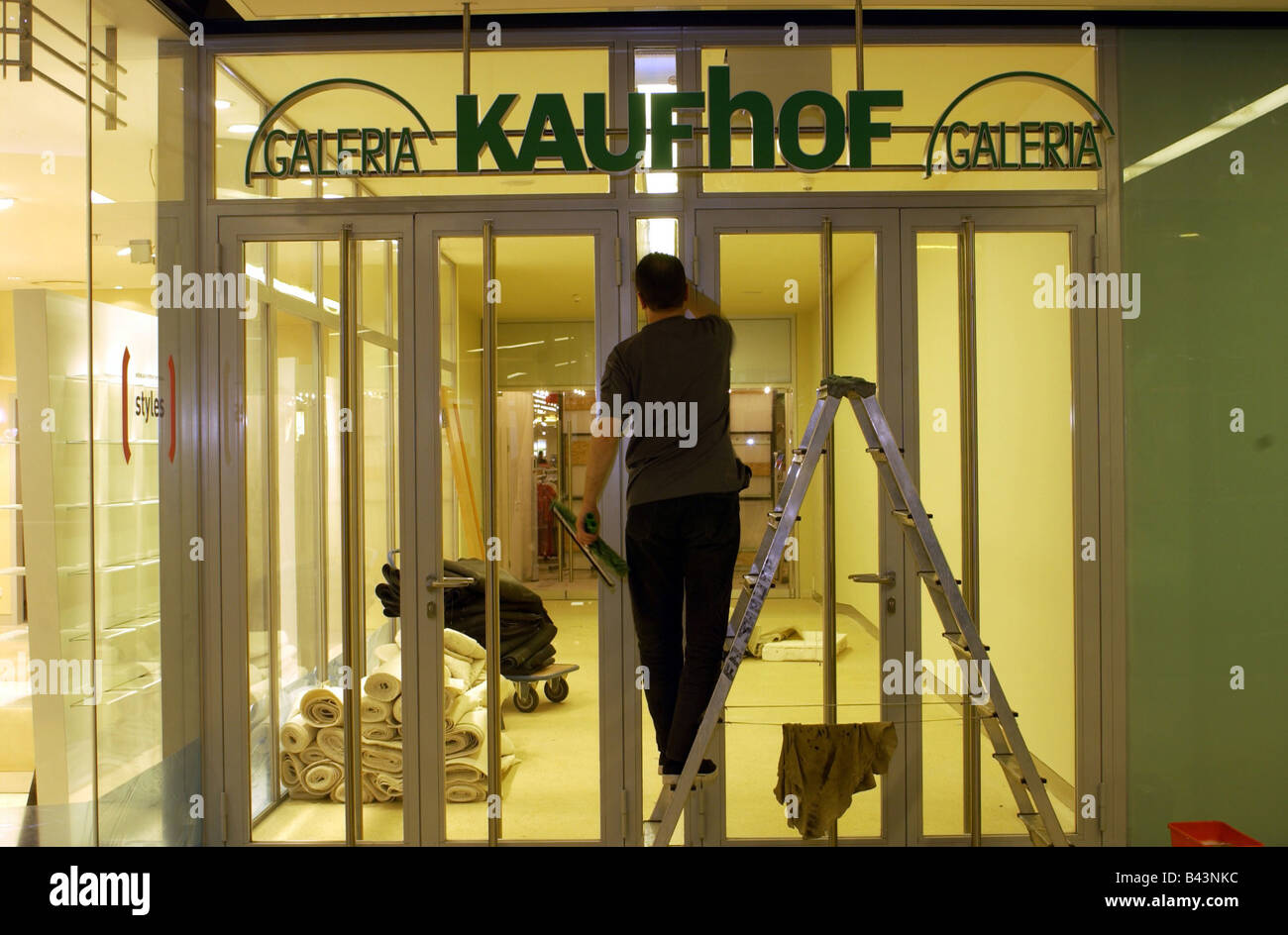 2000s architecture hi-res stock photography and images - Alamy