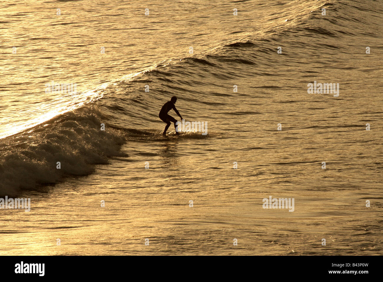 Surfing at manorbier hi-res stock photography and images - Alamy