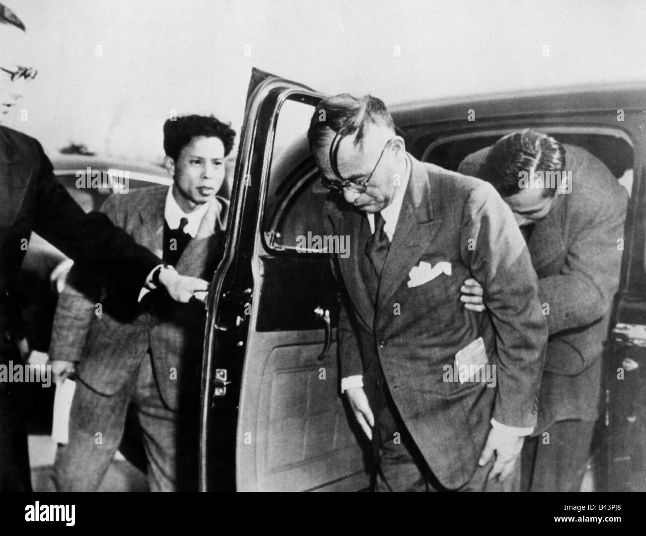 Shigemitsu, Mamoru, 29.7.1887 - 26.1.1957, Japanese politician, prison ...