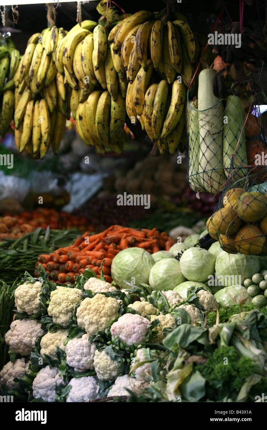 Vegtable stall hi-res stock photography and images - Alamy