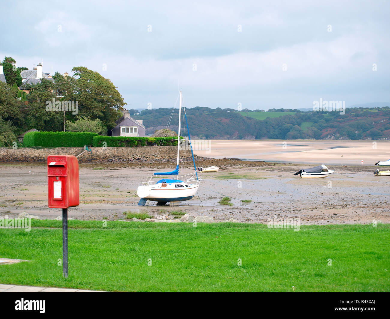 The bay and beach at Borth-y-gest,Porthmadog,Wales,uk Stock Photo - Alamy