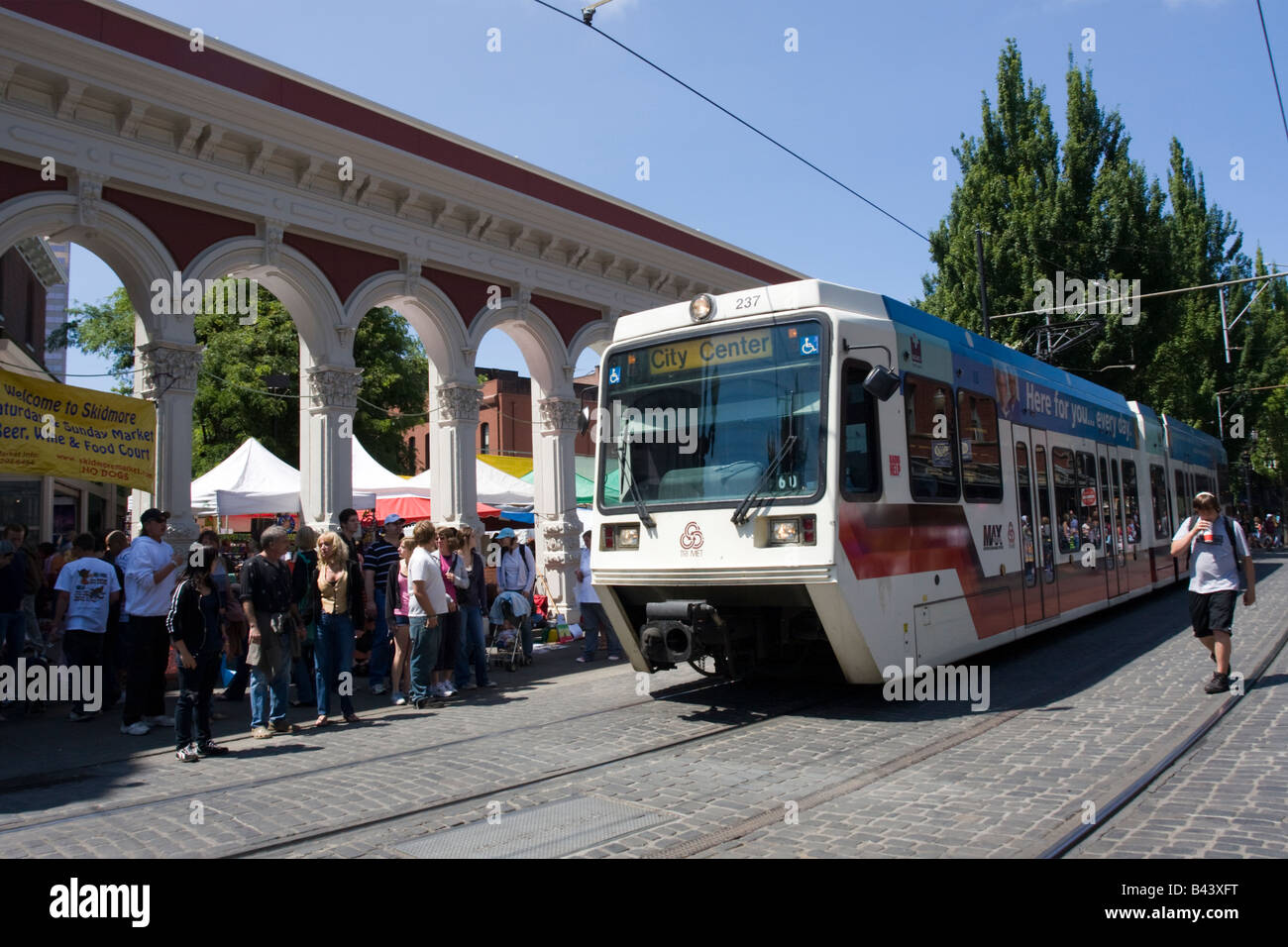 Max light rail hi-res stock photography and images - Alamy