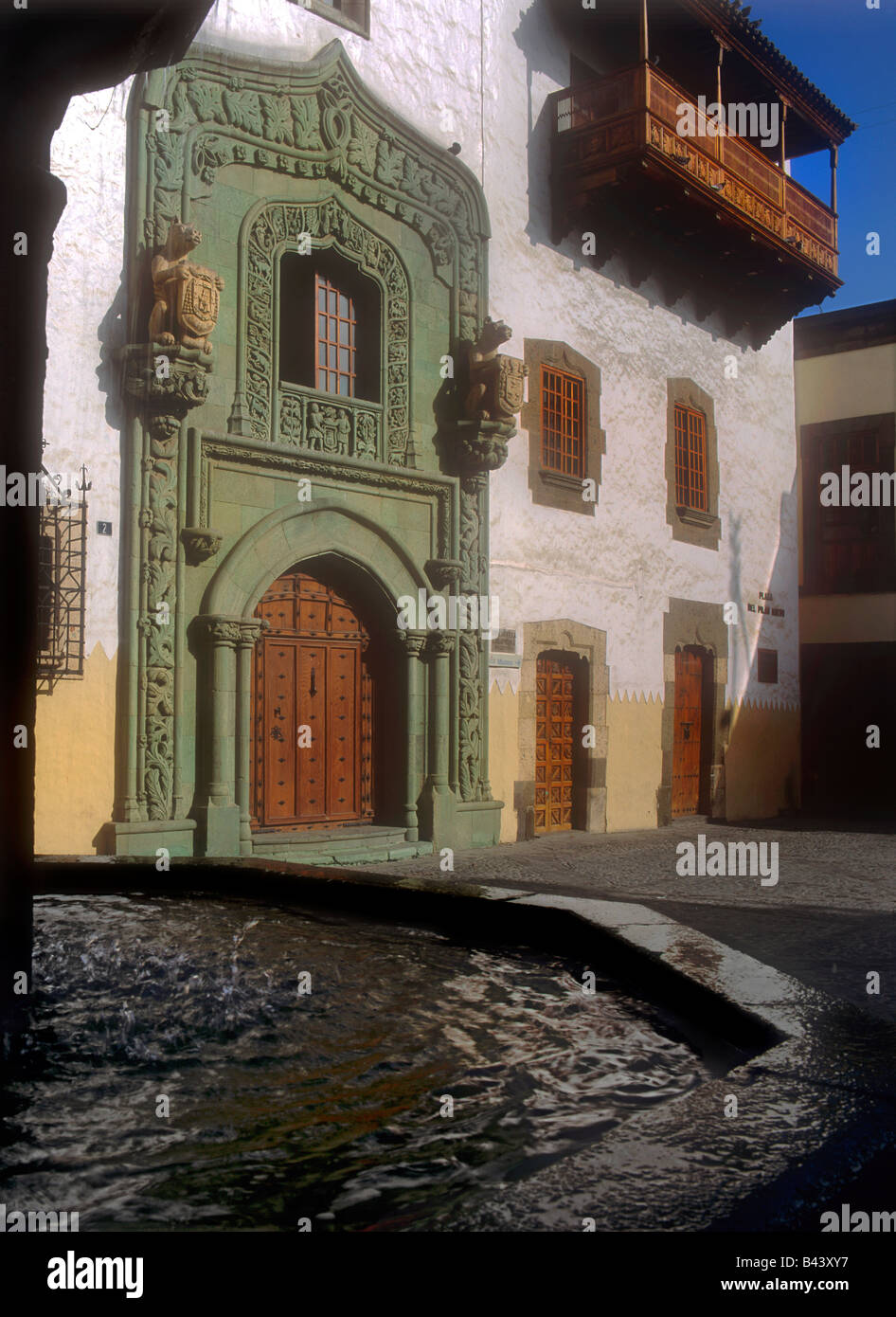 Casa de Colon and fountain, Christopher Columbus House, Vegueta Old ...