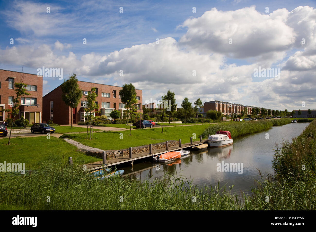 Modern canal houses on hi-res stock photography and images - Alamy