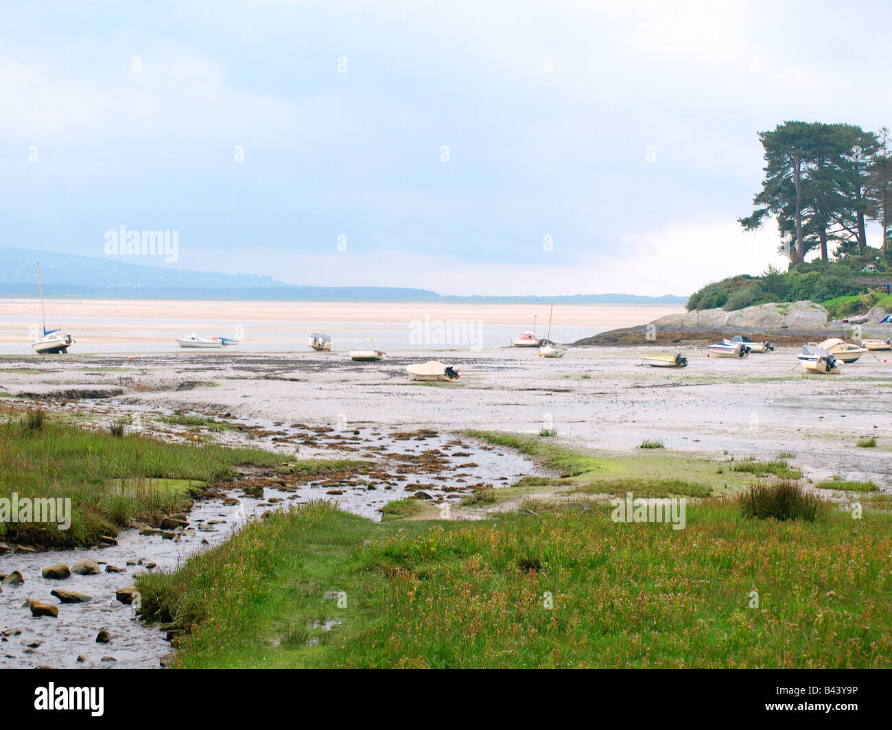 Borth y gest boats hi-res stock photography and images - Alamy
