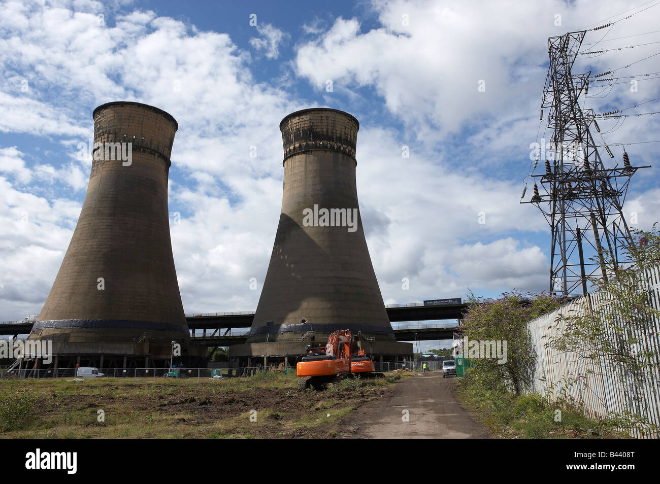 Cooling towers uk hi-res stock photography and images - Alamy