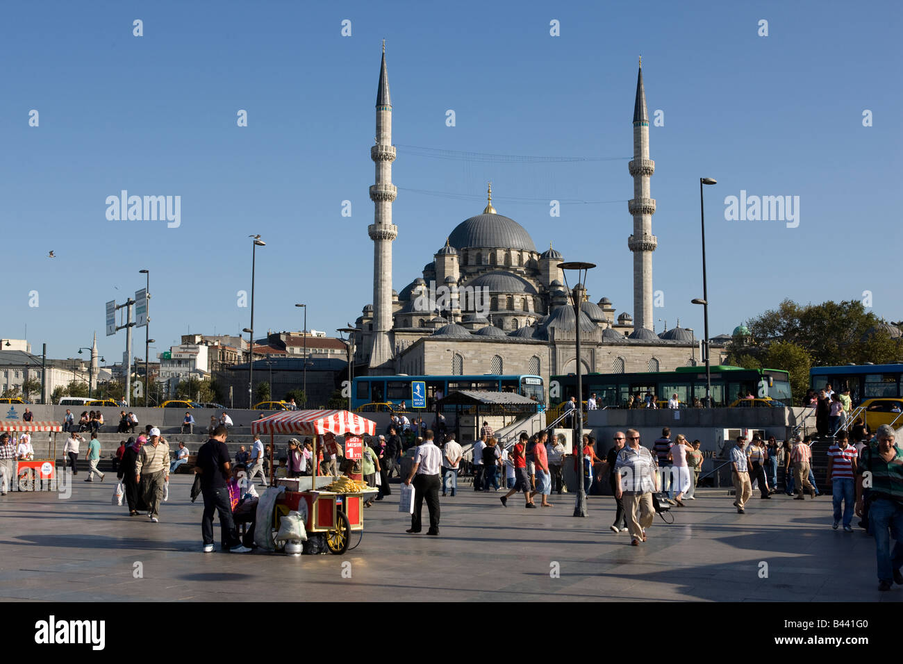 Busy people eminonu square hi-res stock photography and images - Alamy