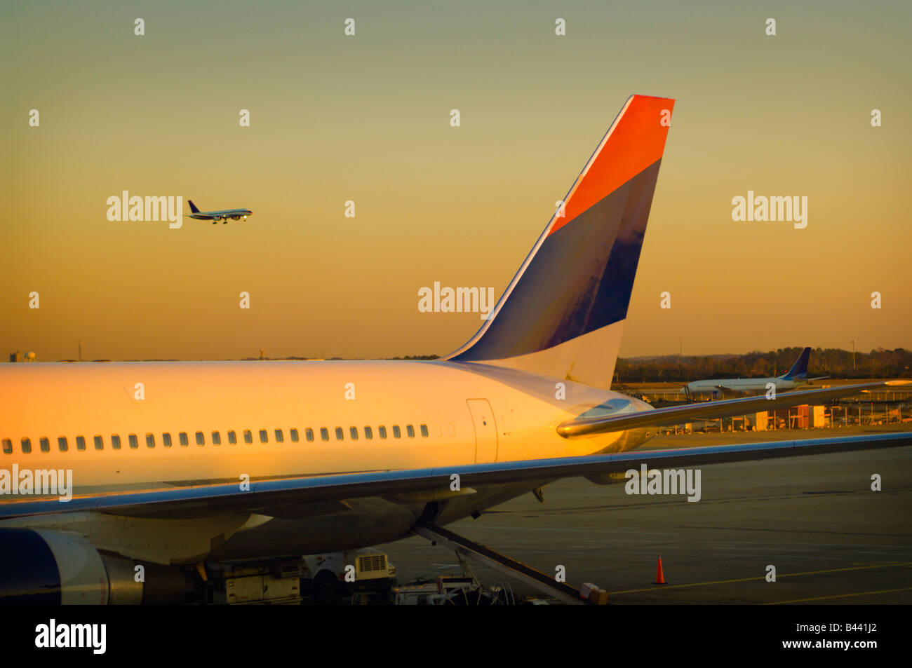 U s commercial airplanes hi-res stock photography and images - Alamy