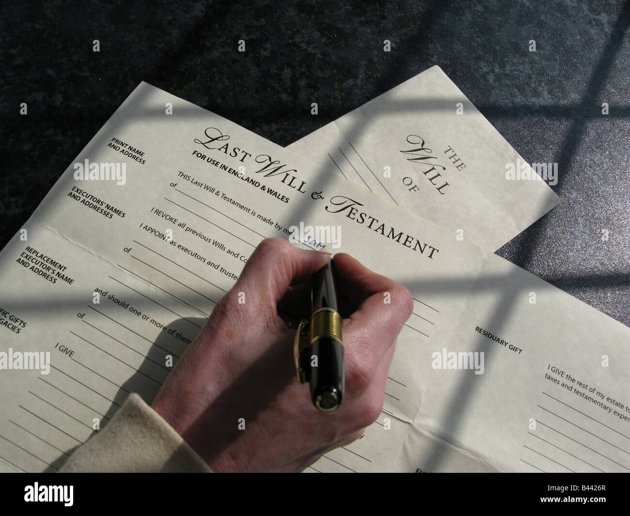 Last will and testament form uk hi-res stock photography and images - Alamy
