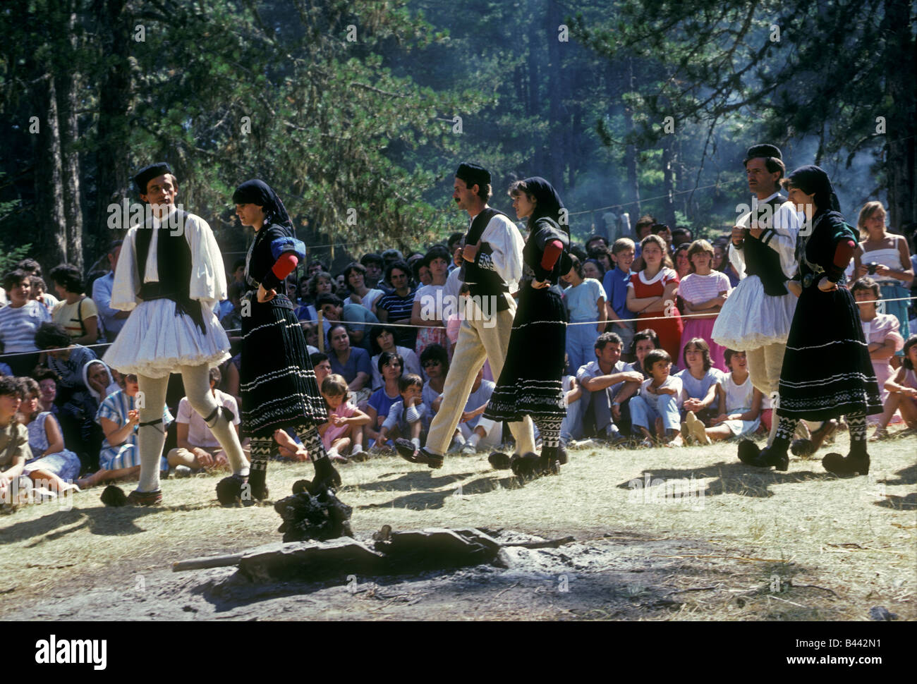 Greeks, Greek people, men and women, dancer, dancers, dancing, near ...