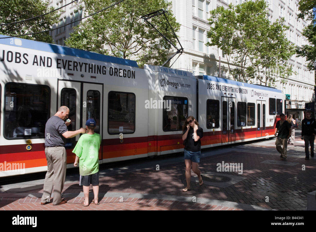 Max light rail hi-res stock photography and images - Alamy