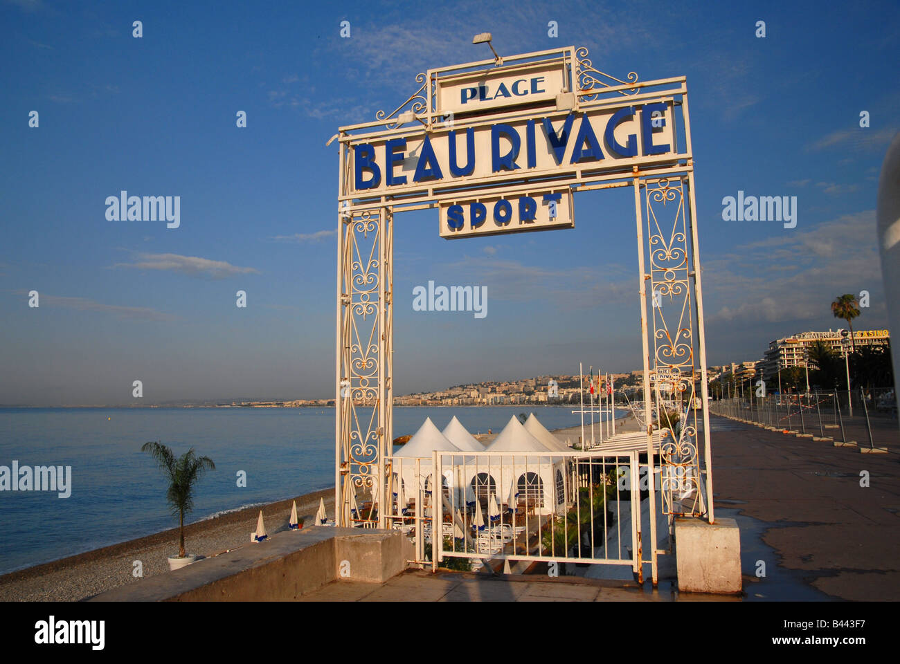 Plage beau rivage nice france hi-res stock photography and images - Alamy