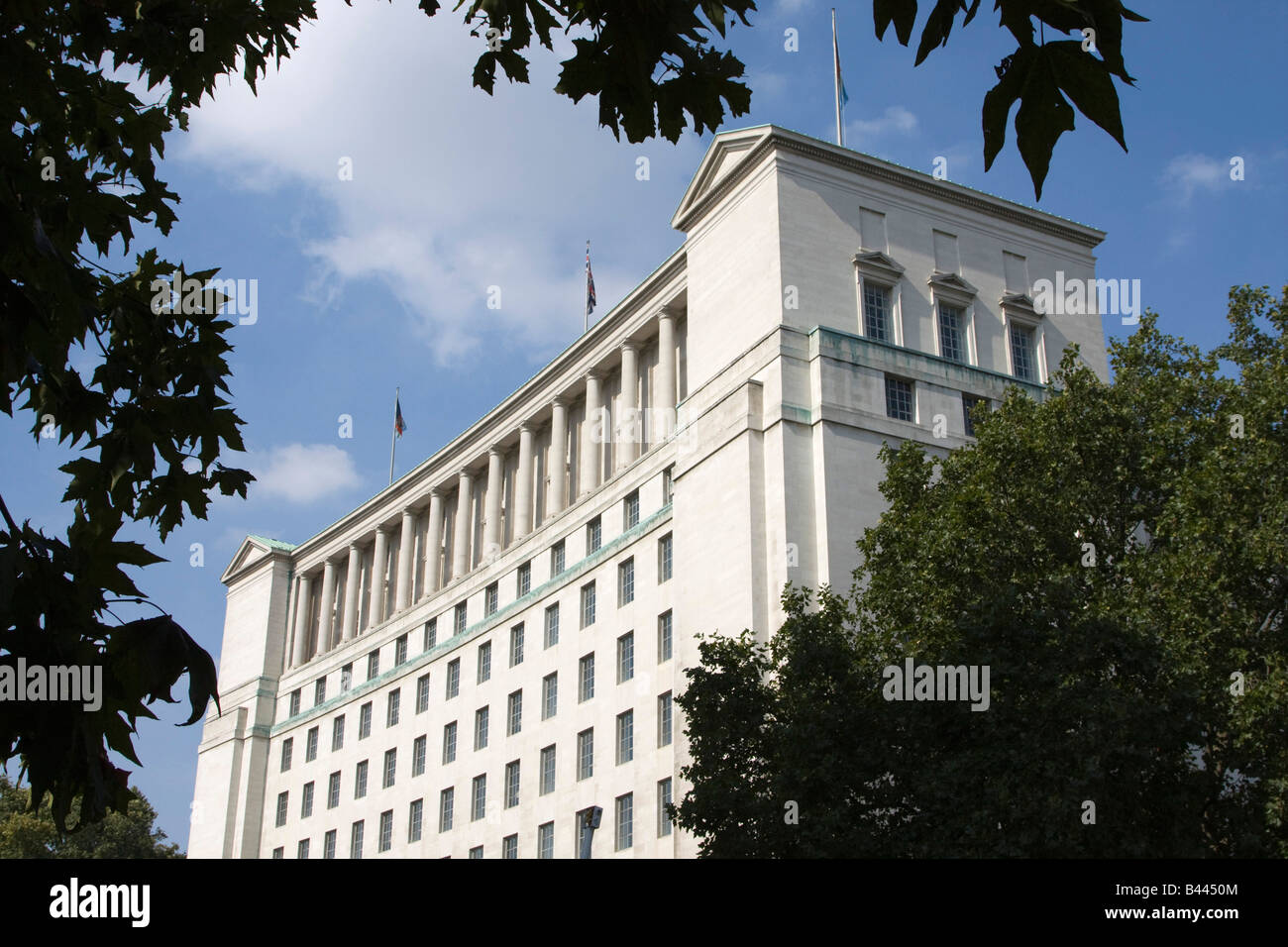 Ministry of Defence Main Building Whitehall London SW1A 2HB Stock Photo ...