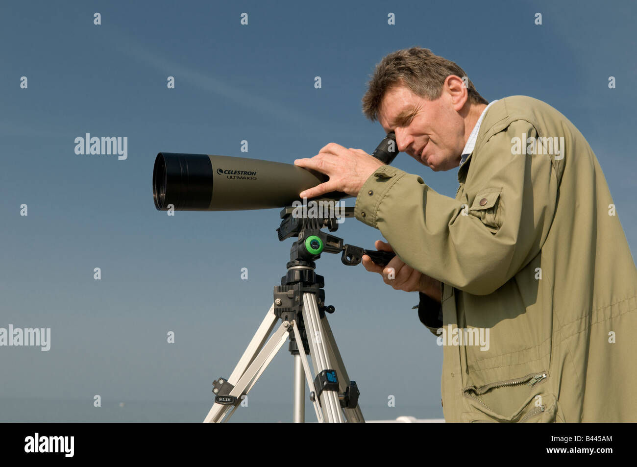 Birdwatching telescope hi-res stock photography and images - Alamy