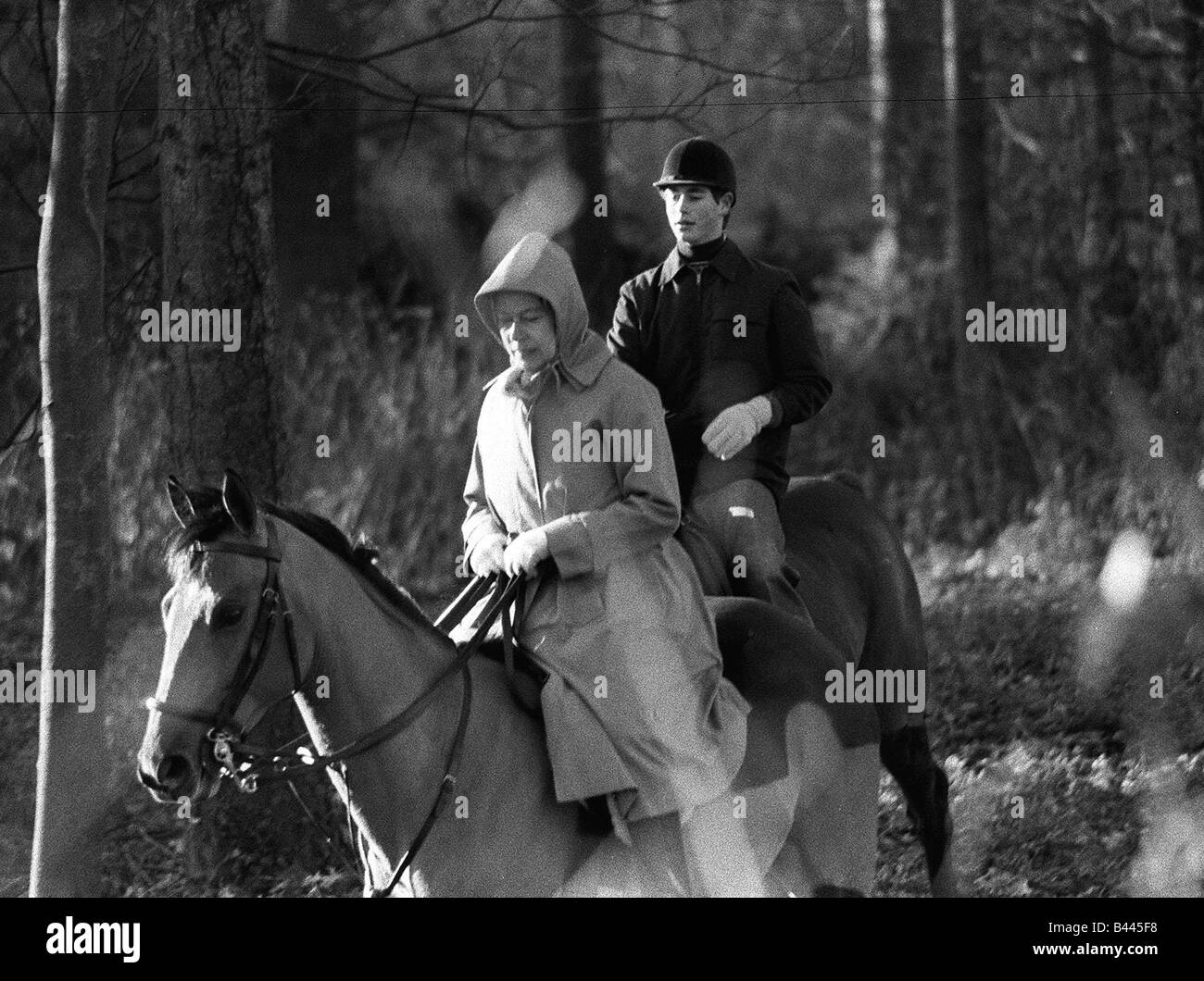 Queen ii horse riding hi-res stock photography and images - Alamy