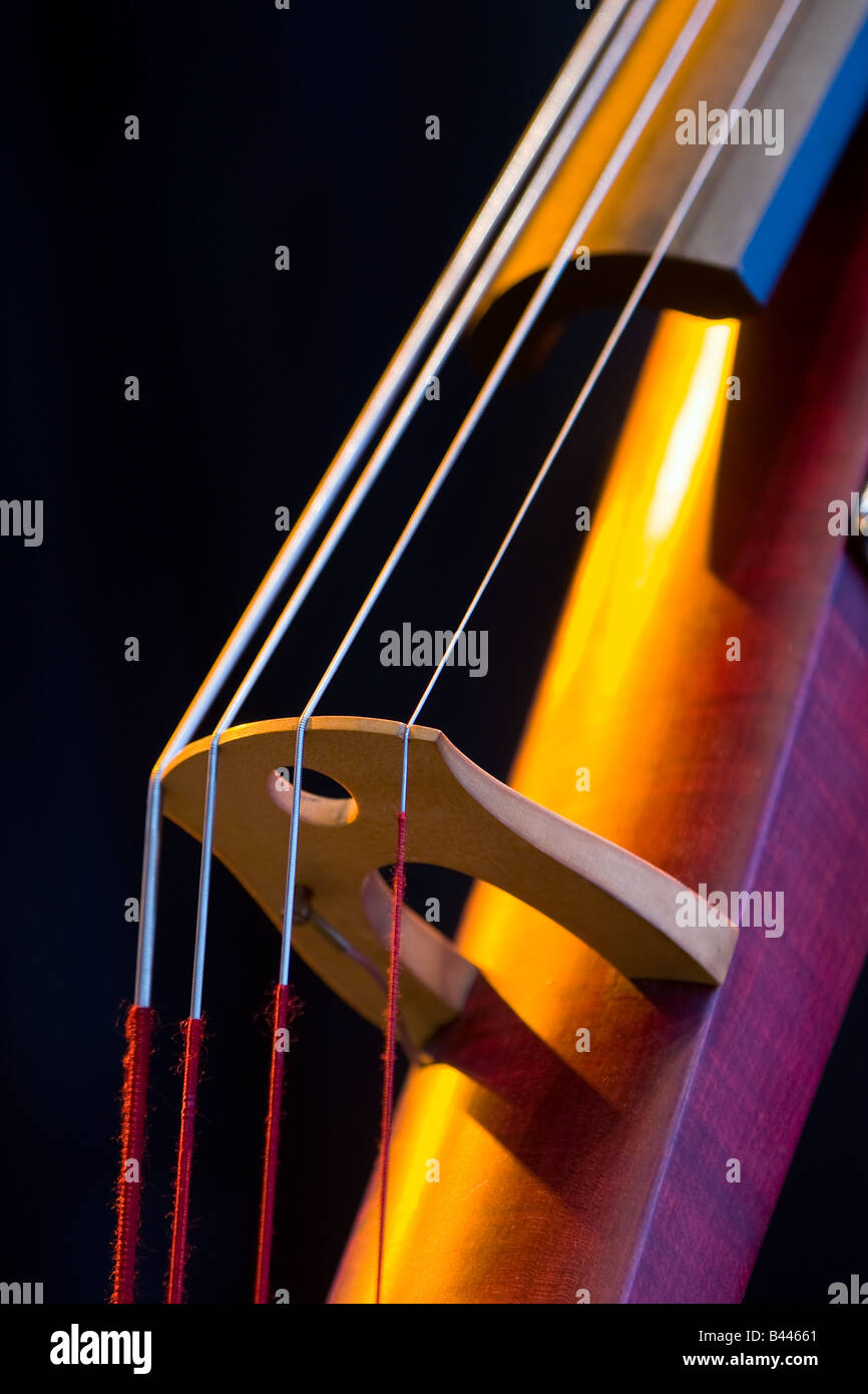 Upright bass hi-res stock photography and images - Alamy
