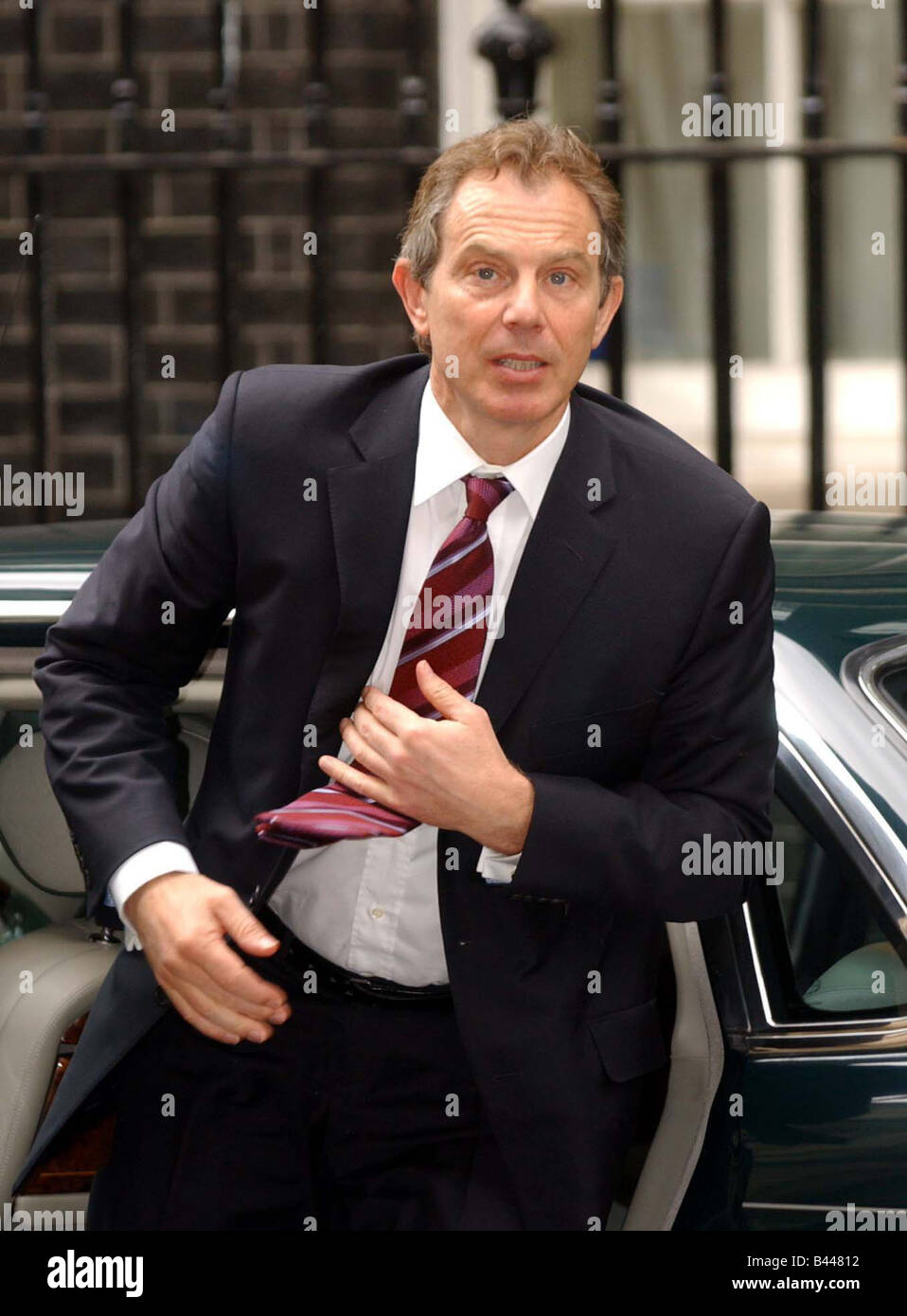 Tony Blair returns to No 10 from Sandhurst April 2003 Stock Photo - Alamy