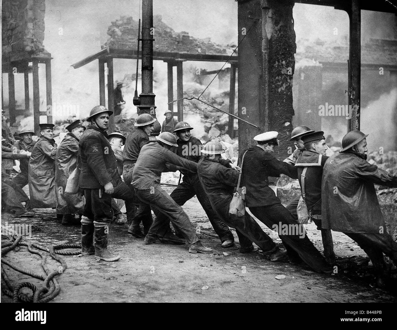 Bombed building ww2 hi-res stock photography and images - Alamy