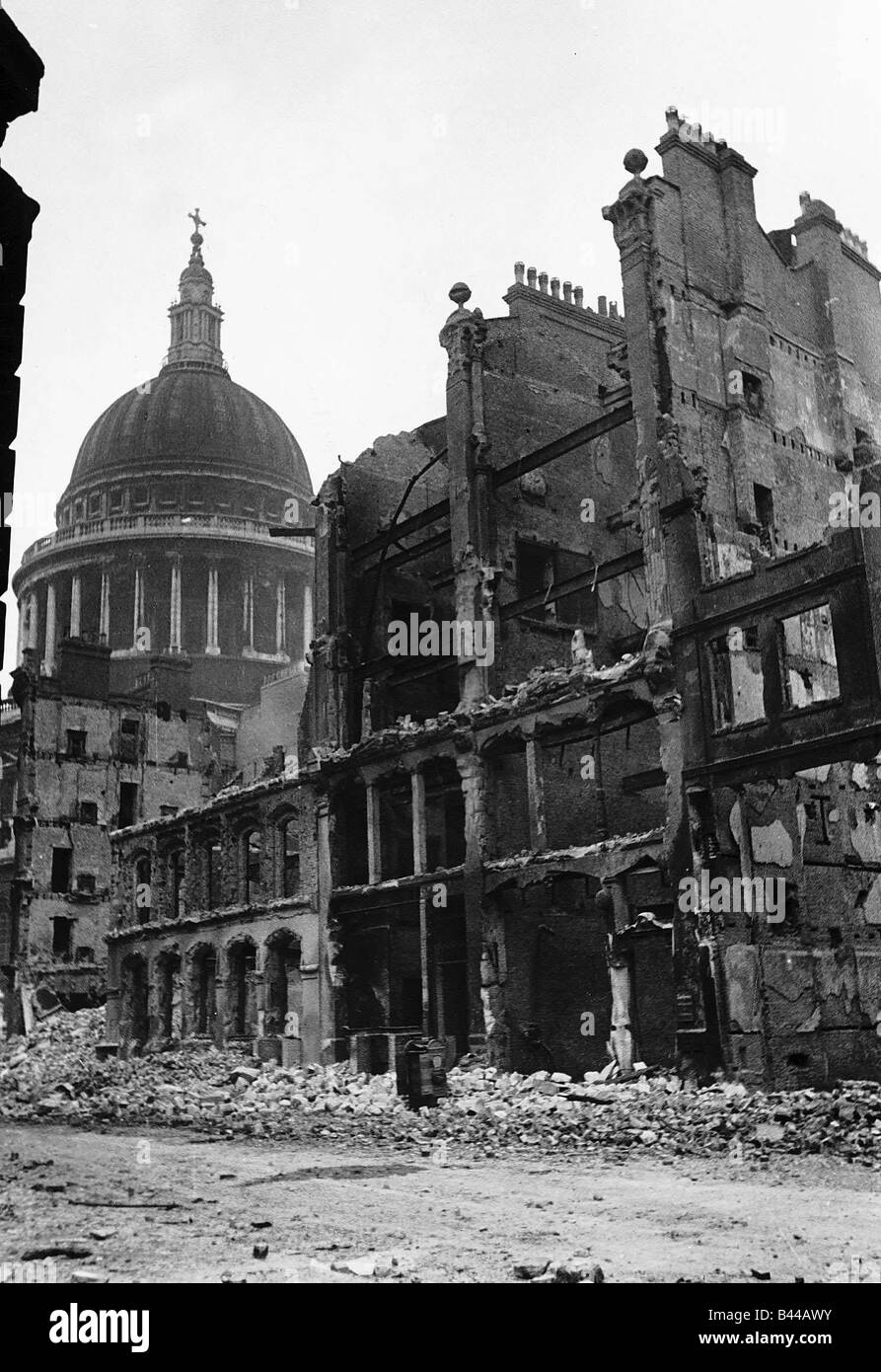 War Air Raids on London result in a blitzed out Cannon Street Stock ...