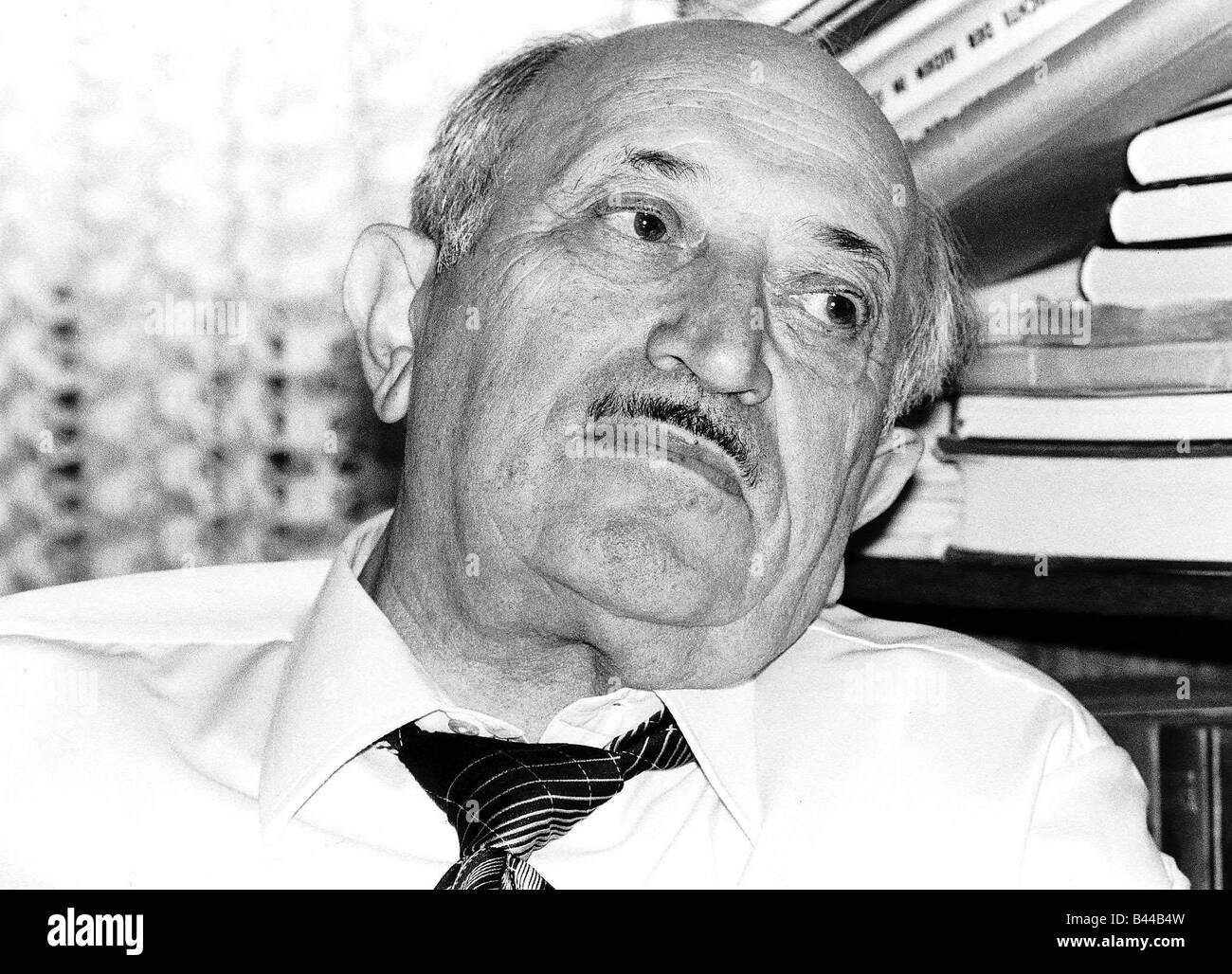 Simon wiesenthal hi-res stock photography and images - Alamy