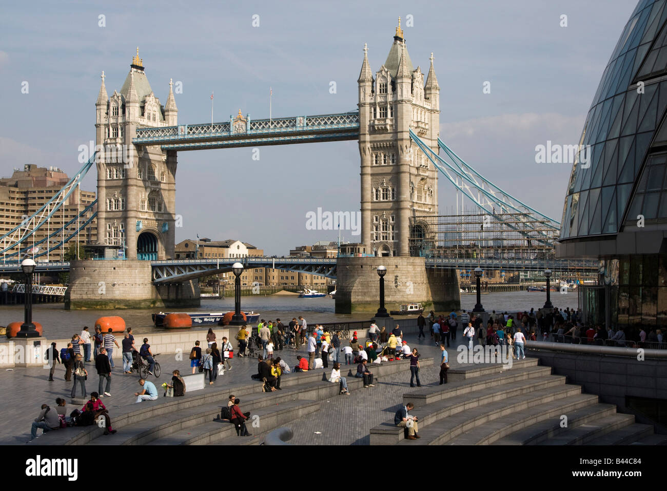 tower bridge river thames city of london england uk gb Stock Photo - Alamy