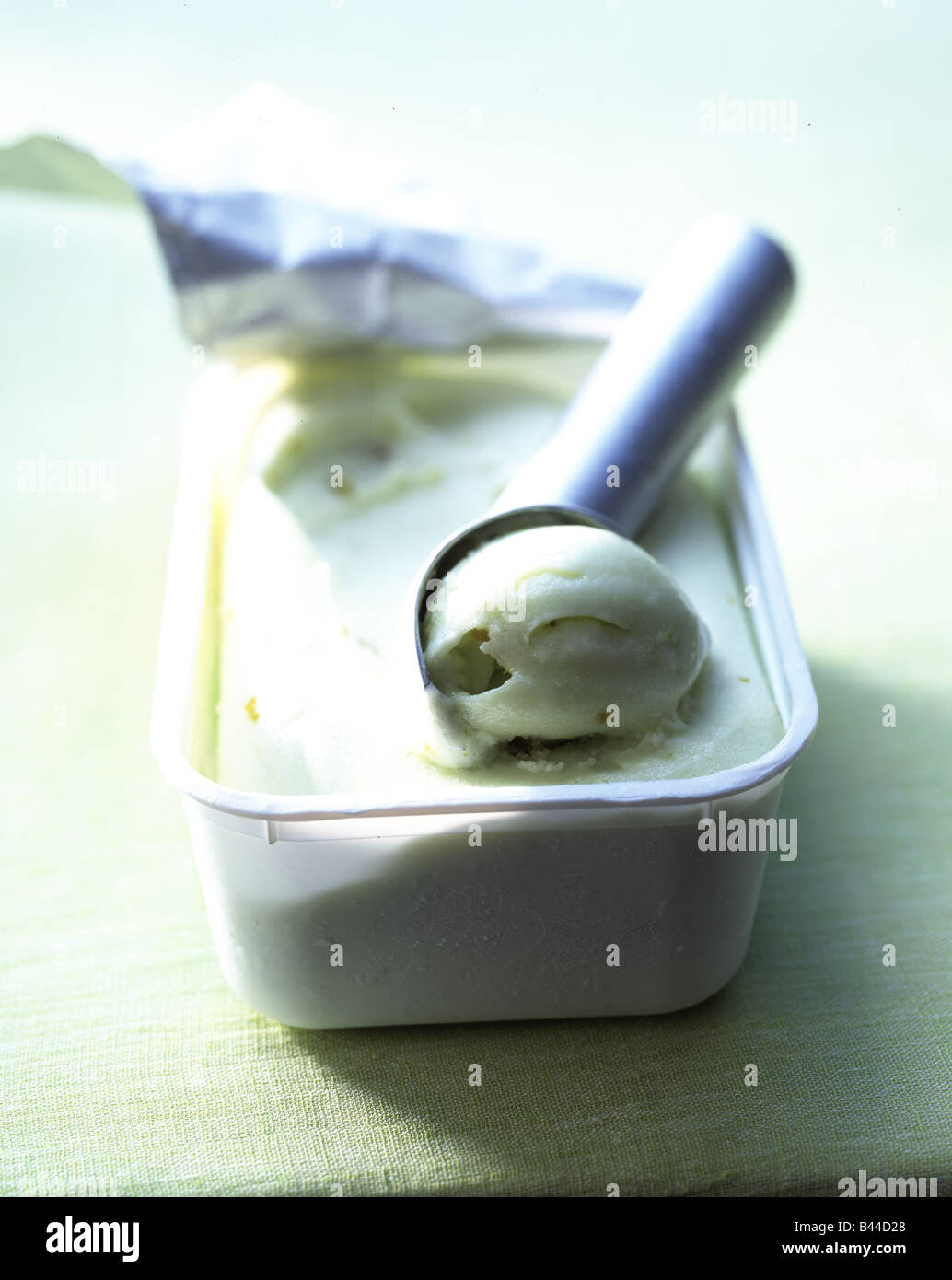 Ice cream tub lid hi-res stock photography and images - Alamy