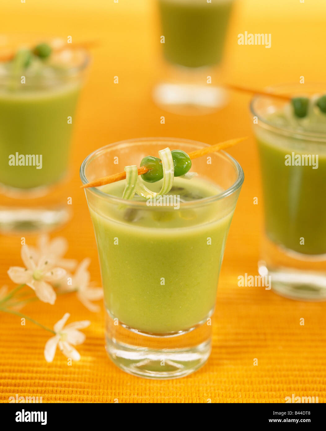 Chilled cream of peas Stock Photo - Alamy