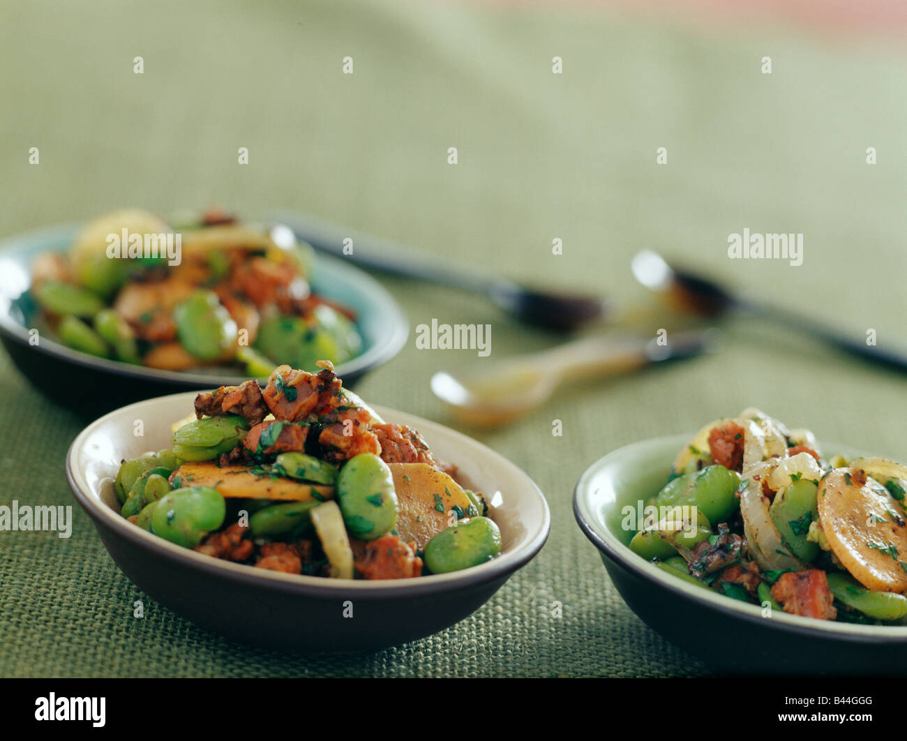 Broad beans à la catalane Stock Photo - Alamy
