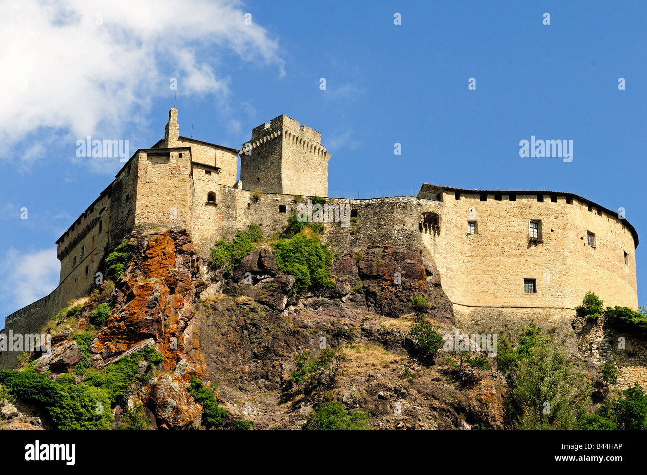 Bardi Castle in Parma, Emilia Romagna, Italy Stock Photo - Alamy
